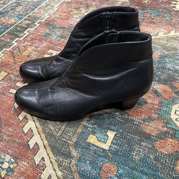 Munro | Shoes | Munro Womens Leather Short Booties | Poshmark